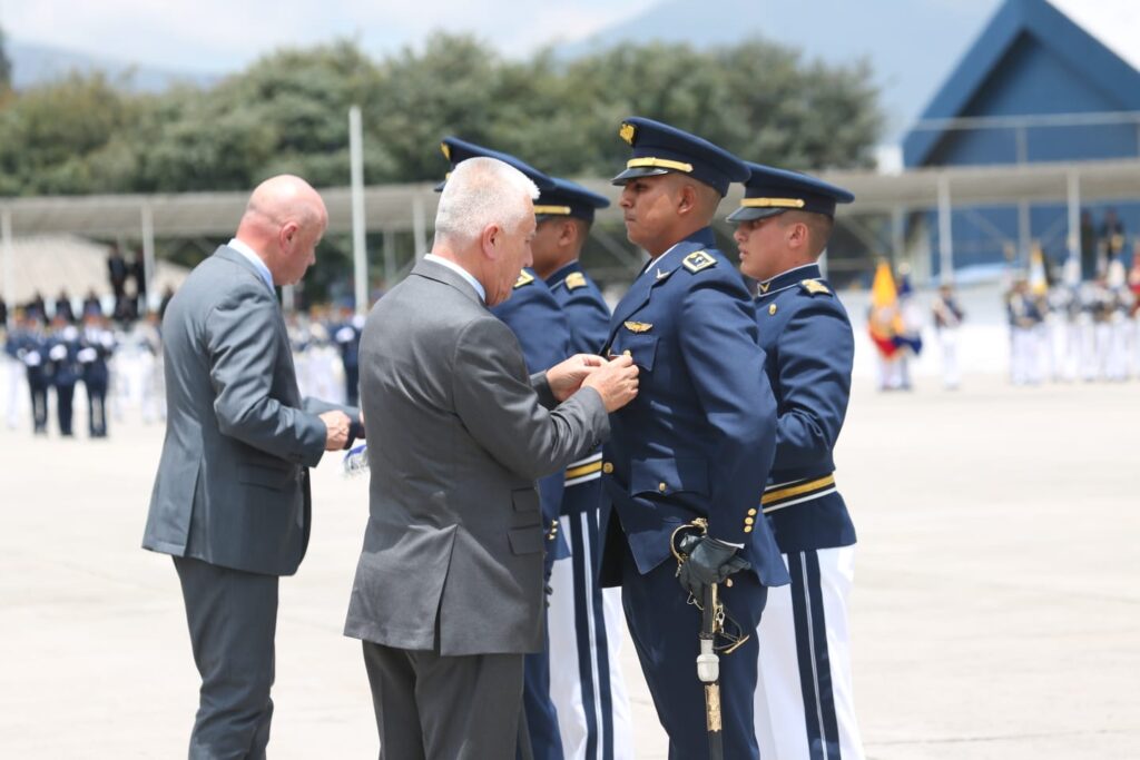 Fuerza Aérea Ecuatoriana, 102 años al servicio del país – Ministerio de ...